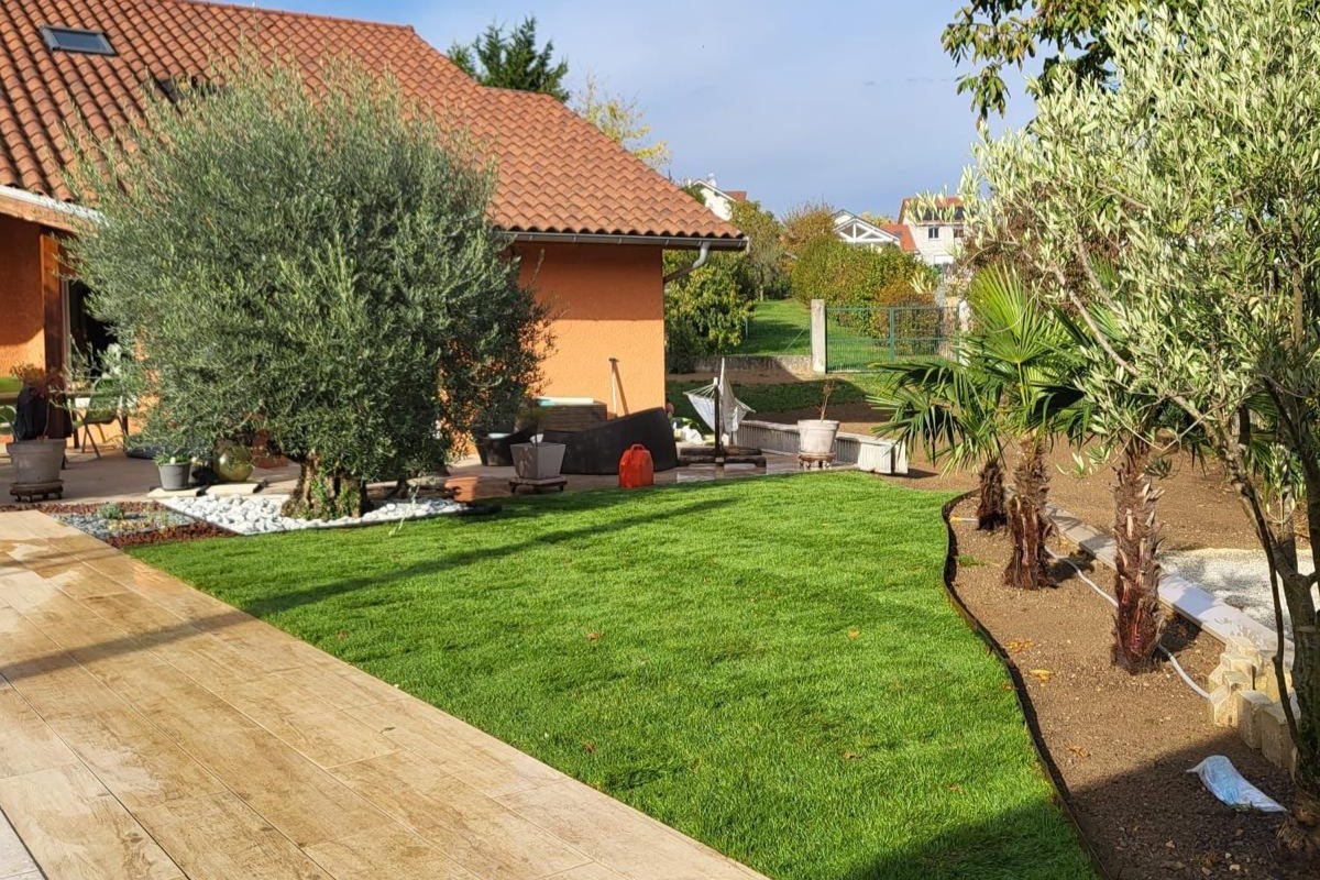 L'entretien des espaces verts : Jardinier ou paysagiste - BRUNET ...